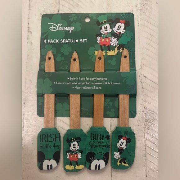 Disney | Kitchen | Disney Minnie And Mickey Mouse St Patricks Kitchen ...